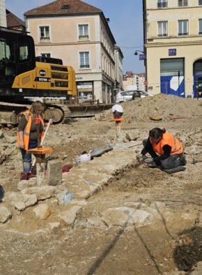 A la découverte du patrimoine archéologique de la place du Comte Haymon ...
